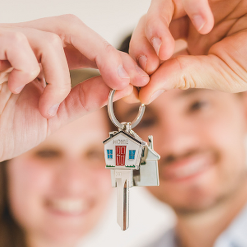 9 Best Questions to Ask Your Realtor Before Hiring Them | College HUNKS