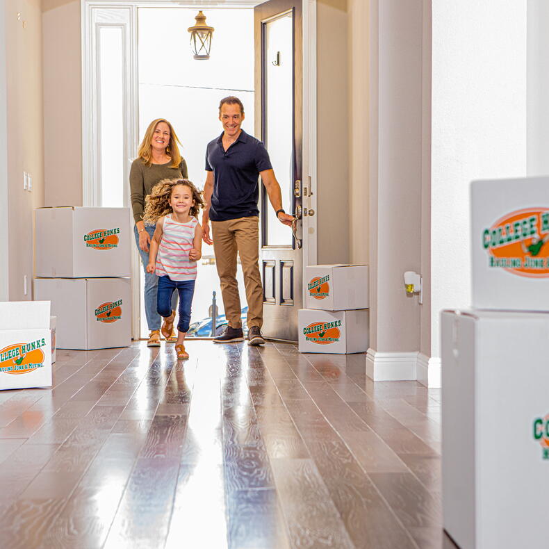 How to Move Out Fast | College HUNKS